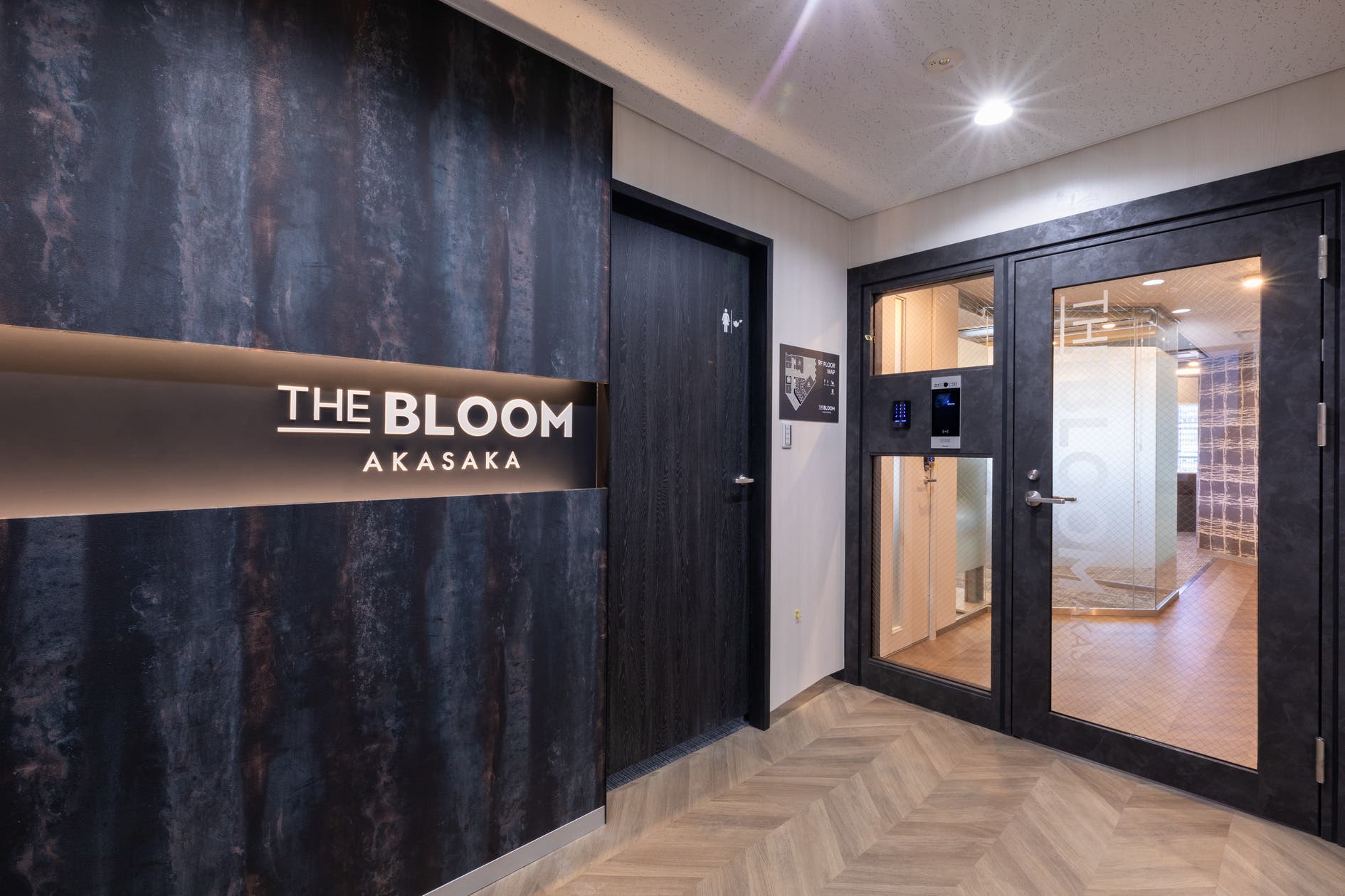 MEETING ROOM 9B【AKASAKA】💺おしゃれな会議室10名席🌟75型モニター📺WEB会議🎤Wi-Fi有🛜 の写真3