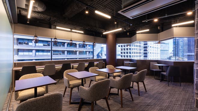 オープン席💺【AKASAKA】赤坂見附駅徒歩3分 コワーキングラウンジ 🌟電源⚡Wi-Fi🛜 リモートワーク/勉強/作業の写真1