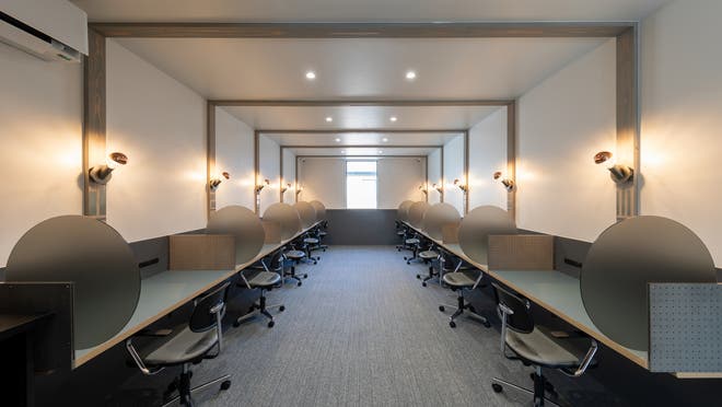 「家に隣接した集中できる空間」をテーマにしたドロップインメインのセルフカフェの写真1