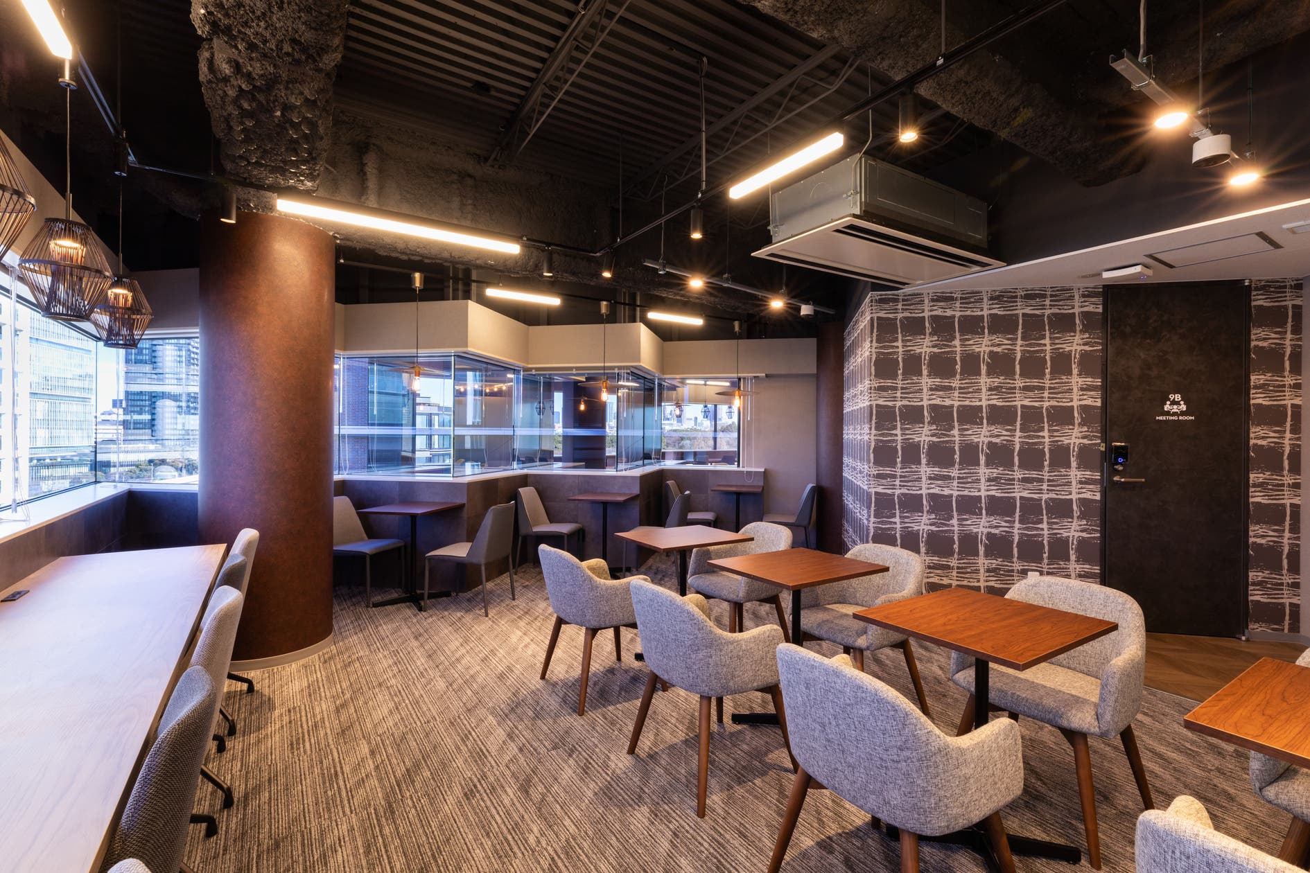 オープン席💺【AKASAKA】赤坂見附駅徒歩3分　コワーキングラウンジ 🌟電源⚡Wi-Fi🛜 リモートワーク/勉強/作業の写真2