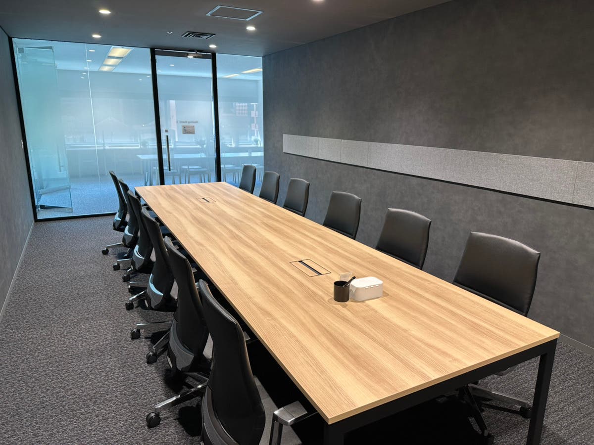 <芝浦ふ頭駅徒歩3分｜12名用会議室C>65インチの大型モニター完備◎会議やワークショップに最適✨の写真4