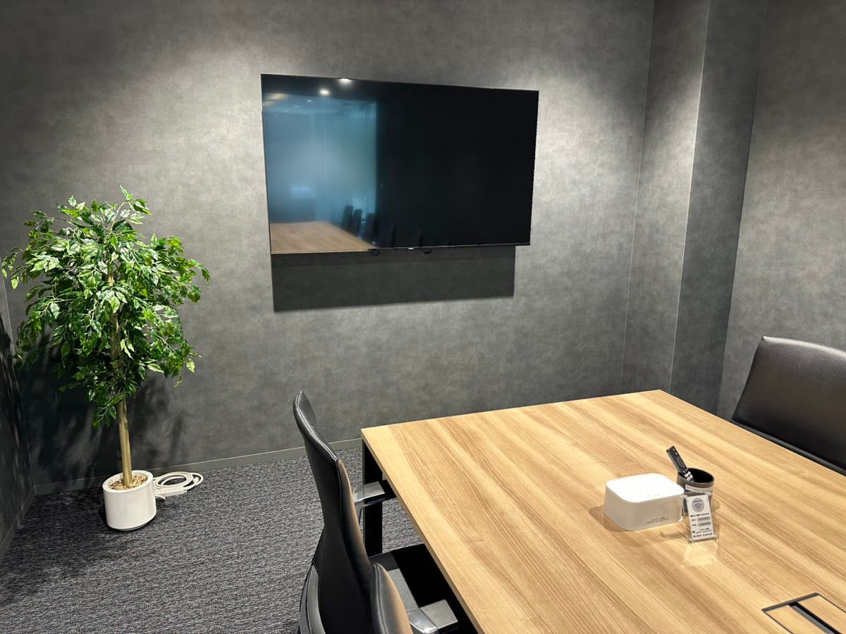 <芝浦ふ頭駅徒歩3分｜12名用会議室C>65インチの大型モニター完備◎会議やワークショップに最適✨の写真5