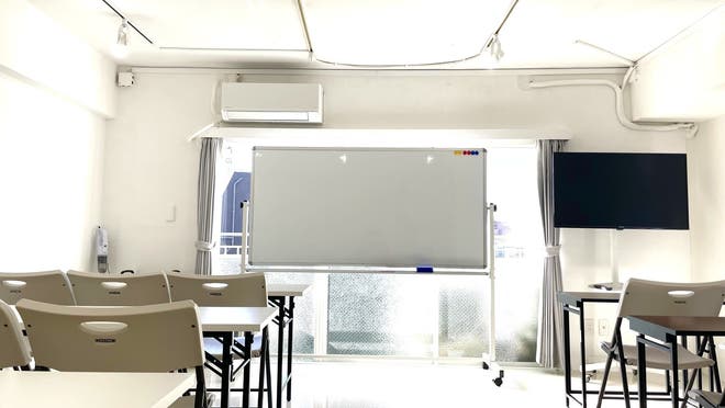 【C号室】<激安!>【新宿駅6番出口徒歩1分】駅近の貸会議室・セミナールームです!!の写真3