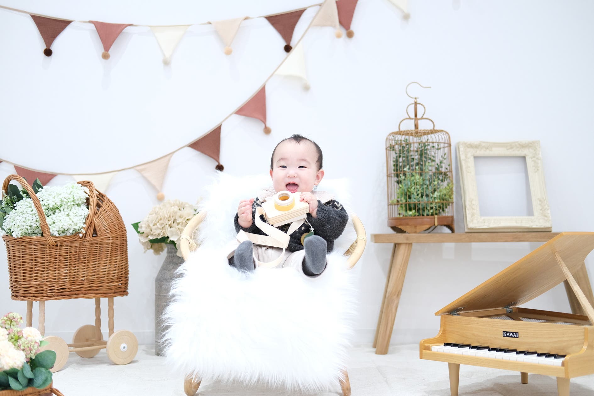 池袋東口徒歩４分/毎日清掃/自然光×白の空間/無限に広がる撮影の可能性/シンプルで洗練された非日常/背景10種類/機材すべて無料の写真8