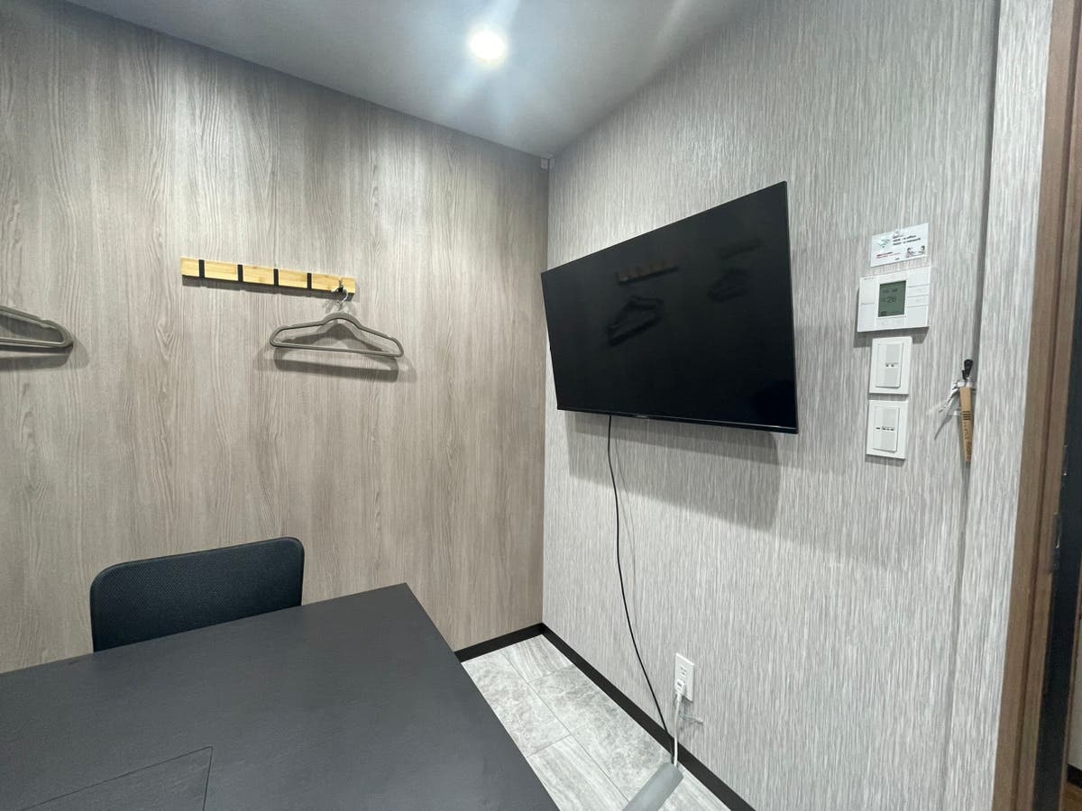 【¥770/30分！二子玉川駅徒歩1分】モニター・フリードリンク付き6名会議室（Room B）※予約時間前は入室不可の写真4