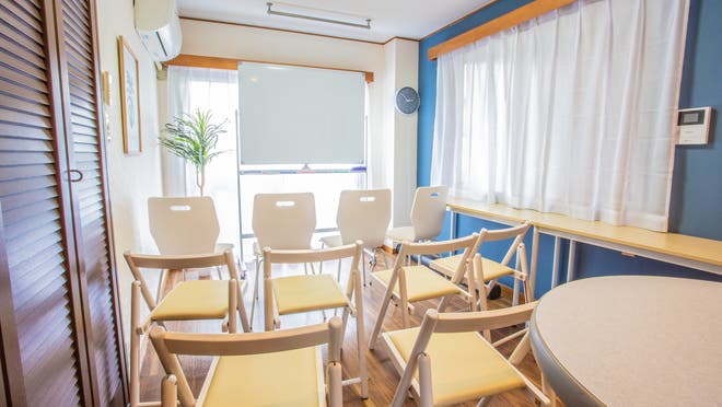 【登戸駅5分!10名利用可!】綺麗な室内!WiFi・プロジェクター・ホワイトボード全て無料!ふれあい貸し会議室 登戸Aの写真9