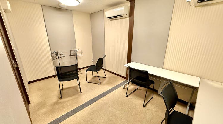 roomB【銀座駅 1分】歌唱・発声練習・楽器演奏OK!の写真1