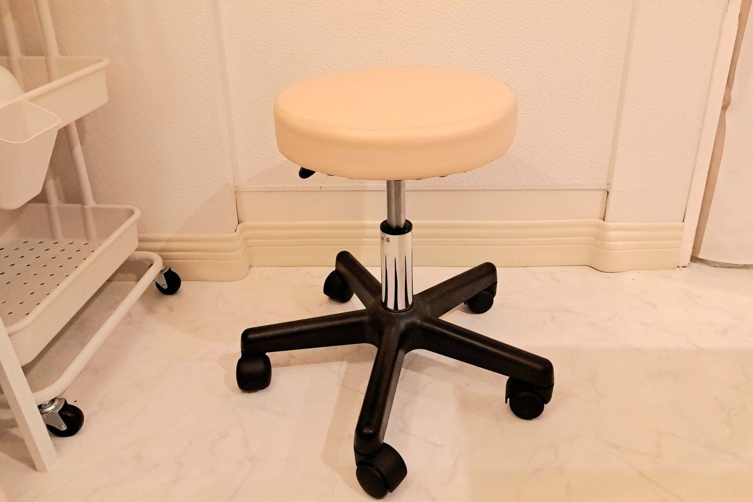 セラピスト必見【葛西駅3分】完全な個室貸切サロン/本格マットレス常設でタイマッサージも可能/エステや整体のベッド完備の写真13