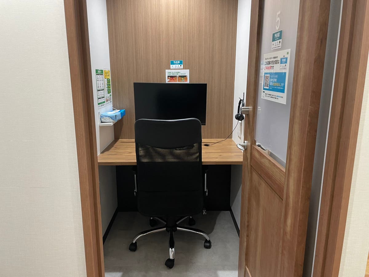 【¥330/30分！二子玉川駅徒歩1分】モニター・フリードリンク付き1名個室（ブース14）※予約時間前は入室不可の写真1