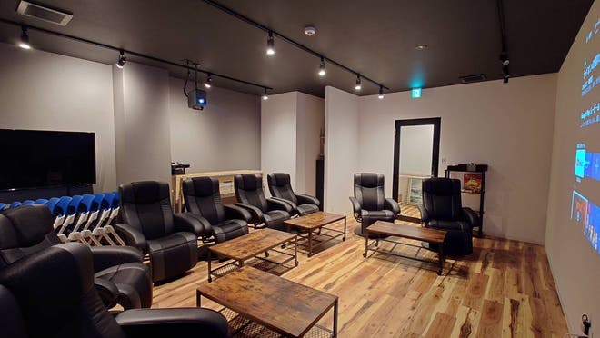 ■F:【映画鑑賞デート💗・打ち上げパーティー🌟・セミナーや会議🎦】140インチの大迫力スクリーン📸完備の完全個室✨最大18名の写真3