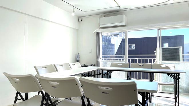 【C号室】<激安!>【新宿駅6番出口徒歩1分】駅近の貸会議室・セミナールームです!!の写真8