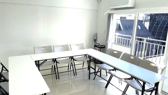 【C号室】<激安!>【新宿駅6番出口徒歩1分】駅近の貸会議室・セミナールームです!!の写真9