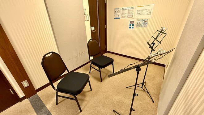 roomI【銀座駅 1分】歌唱・発声練習・楽器演奏OK!の写真1