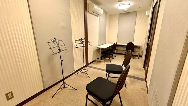 roomI【銀座駅 1分】歌唱・発声練習・楽器演奏OK!の写真2