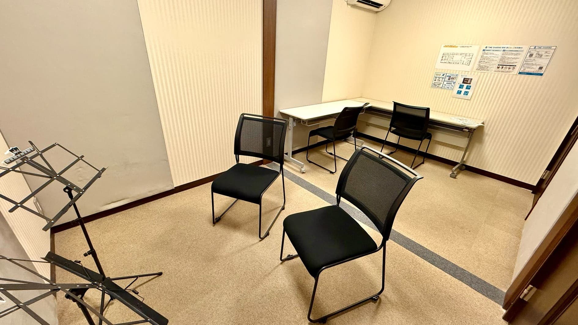 roomM【銀座駅 1分】歌唱・発声練習・楽器演奏OK!の写真1