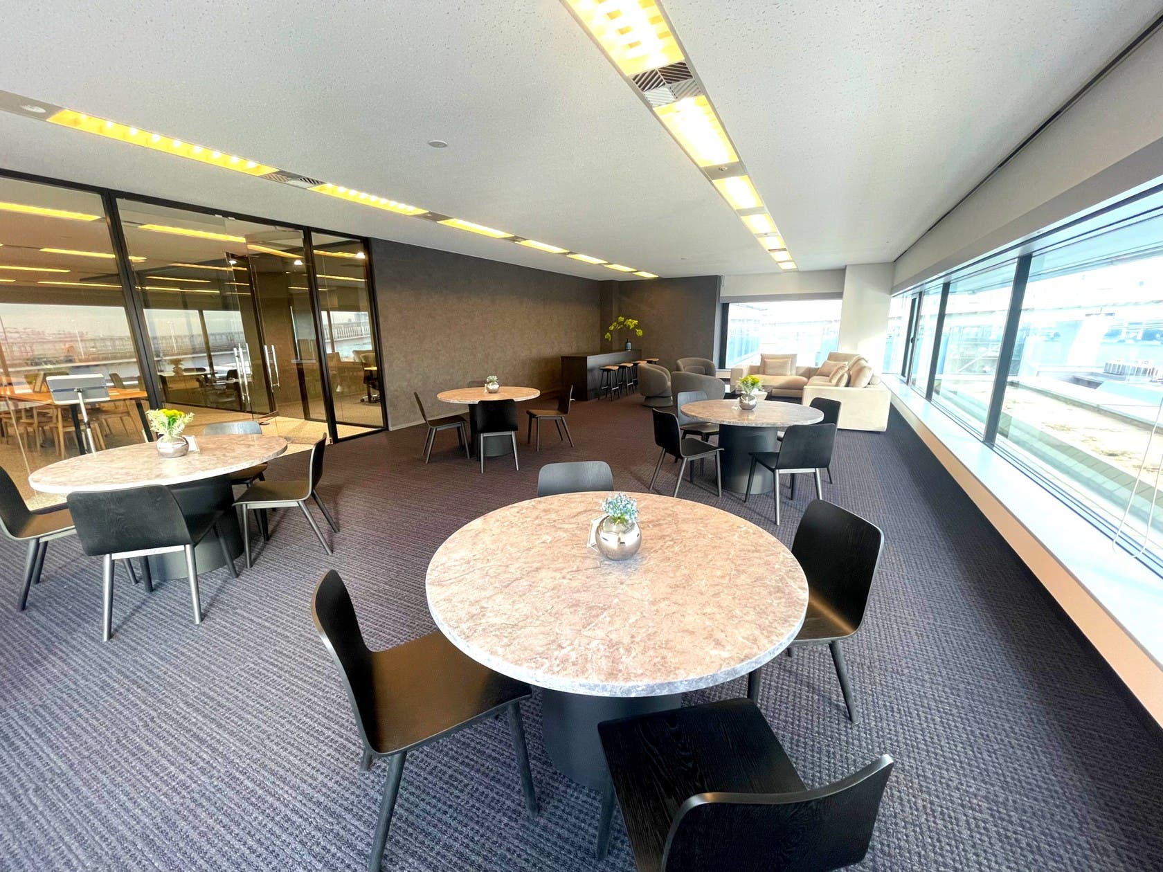 <芝浦ふ頭駅徒歩3分 l 最大30名>パーティー🍺懇親会🌸に最適！撮影利用もOK📷レインボーブリッジを目の前にした貸切スペース🌈の写真7