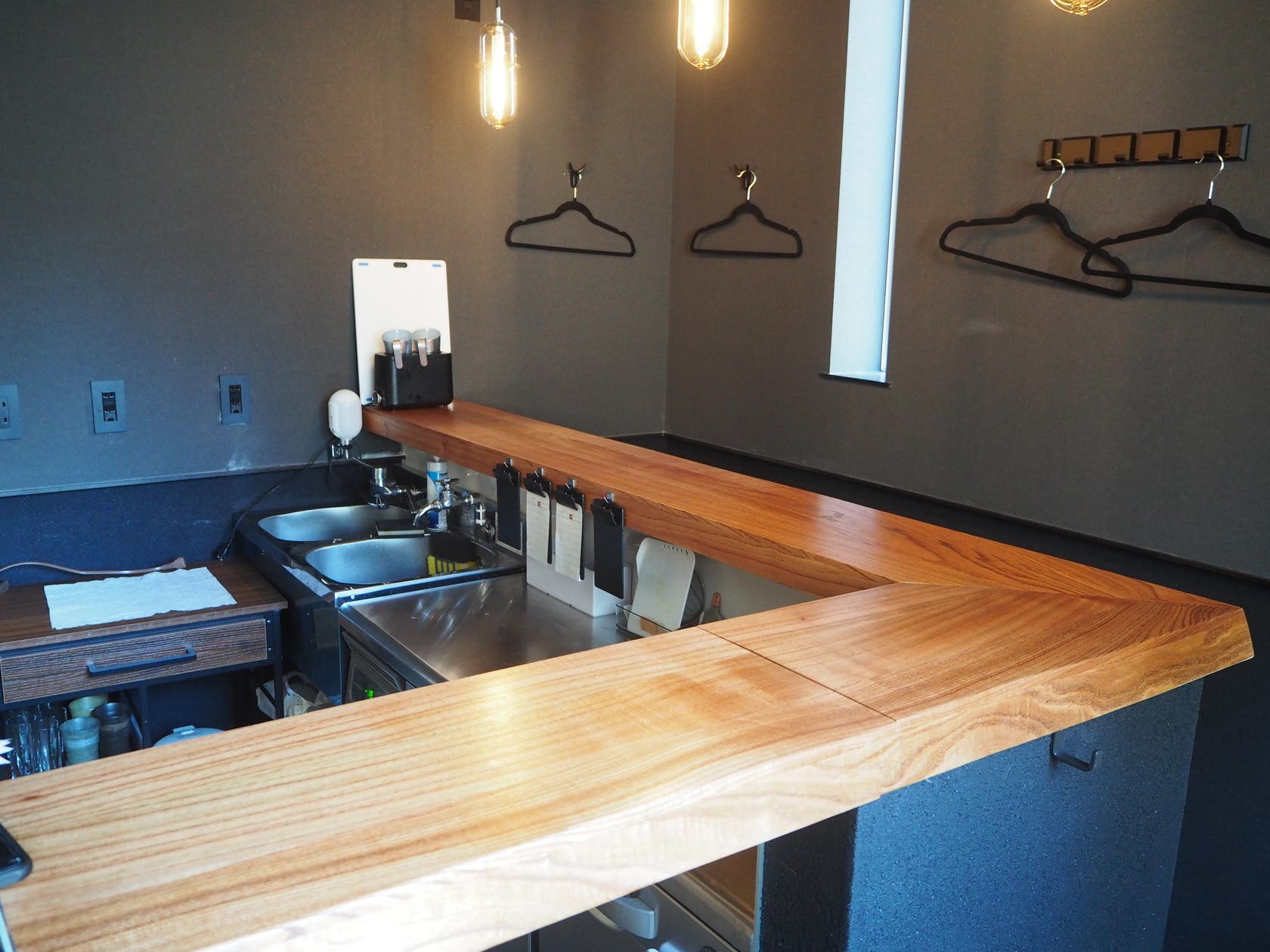 【住吉駅徒歩3分】黒を基調としたおしゃれな立ち飲みスペースを貸し出し！【隠れ家bar】の写真4