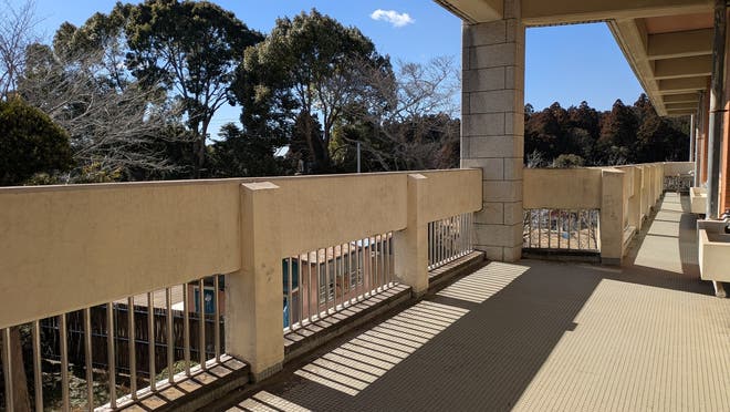 学校の図書室(2階)の写真3