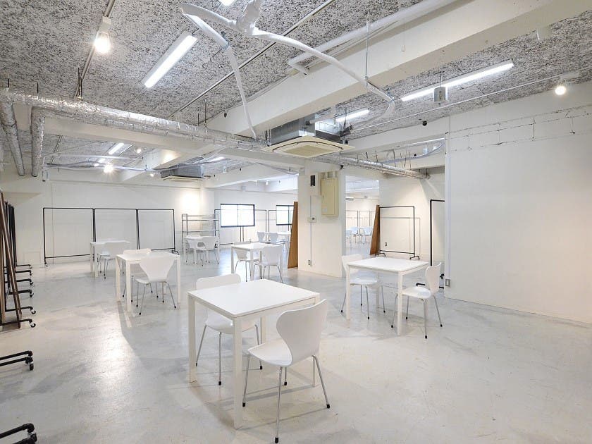 【5F-ワンフロア】300㎡の広さで自然光が窓からたっぷり差し込む、日当たり良好の明るい撮影スタジオ。【大阪市中央区】の写真3