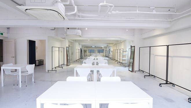 【5F-ワンフロア】300㎡の広さで自然光が窓からたっぷり差し込む、日当たり良好の明るい撮影スタジオ。【大阪市中央区】の写真5