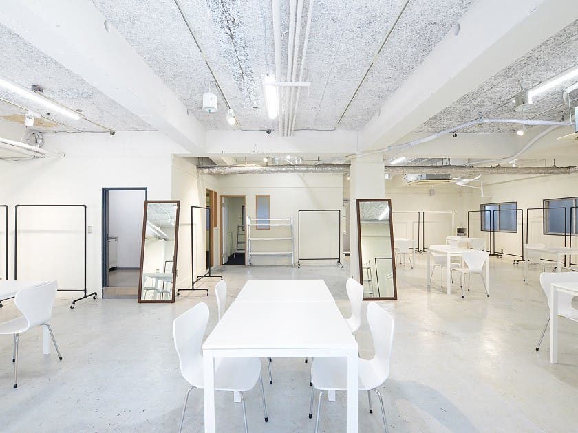 【5F-ワンフロア】300㎡の広さで自然光が窓からたっぷり差し込む、日当たり良好の明るい撮影スタジオ。【大阪市中央区】の写真7