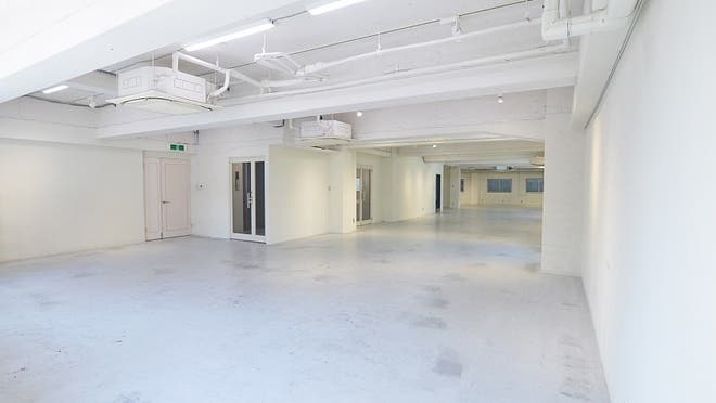 【5F-ワンフロア】300㎡の広さで自然光が窓からたっぷり差し込む、日当たり良好の明るい撮影スタジオ。【大阪市中央区】の写真8