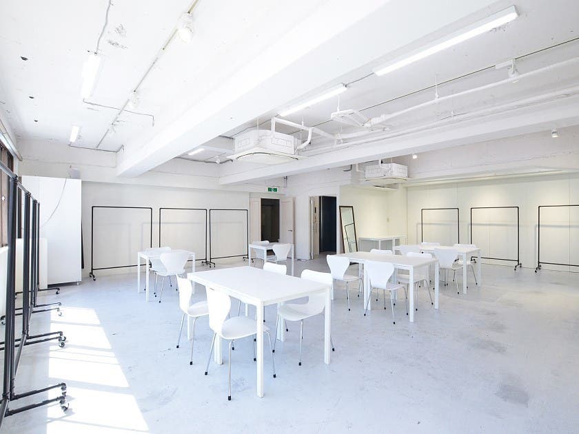 【5F-501】南向きの窓から自然光がたっぷり差し込む、日当たり良好の明るい撮影スタジオ。【大阪市中央区】の写真4