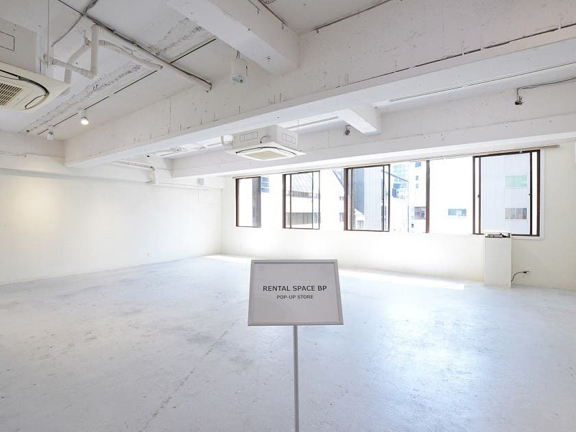 【5F-501】南向きの窓から自然光がたっぷり差し込む、日当たり良好の明るい撮影スタジオ。【大阪市中央区】の写真7