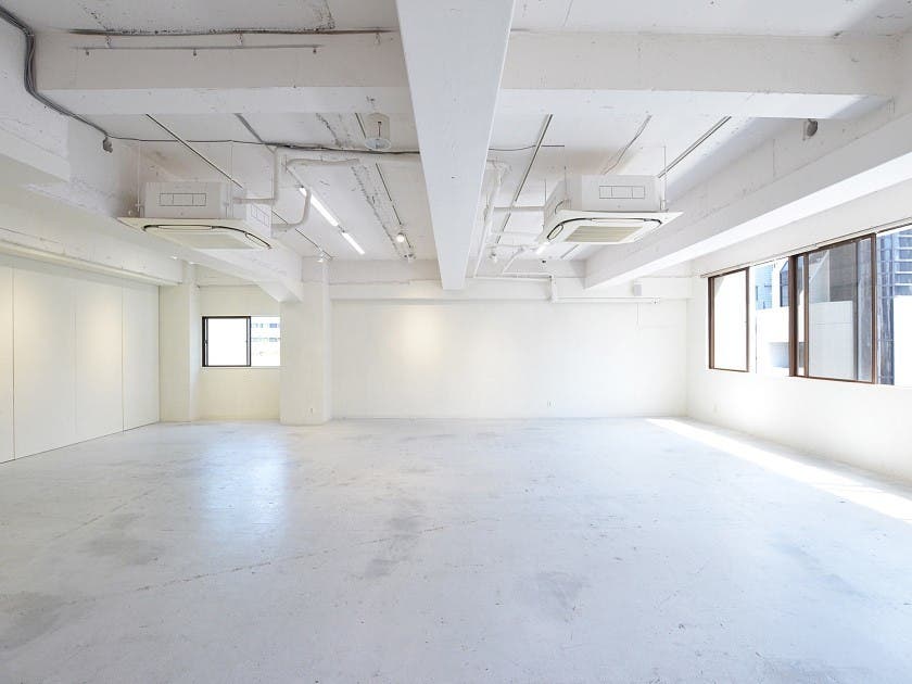 【5F-501】南向きの窓から自然光がたっぷり差し込む、日当たり良好の明るい撮影スタジオ。【大阪市中央区】の写真6