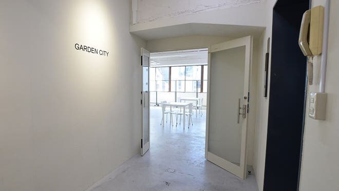 【5F-501】南向きの窓から自然光がたっぷり差し込む、日当たり良好の明るい撮影スタジオ。【大阪市中央区】の写真10