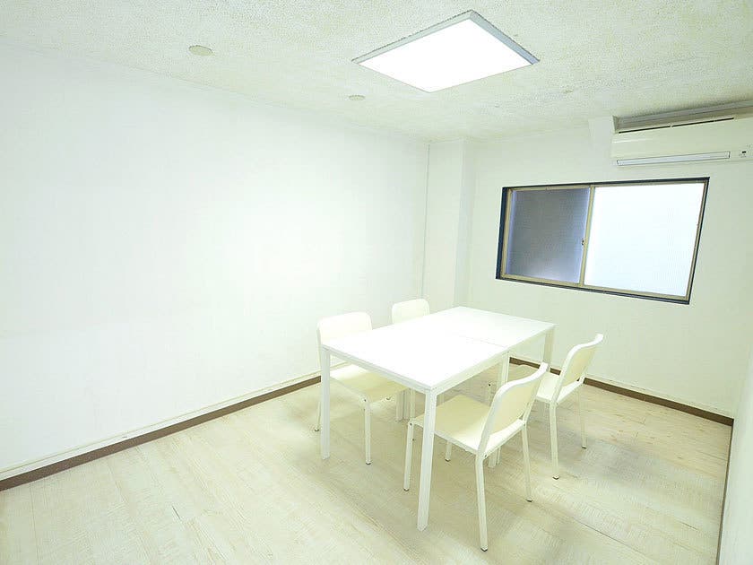 【5F-502】「御堂筋」から西に一筋入った、心斎橋駅、本町駅すぐのレンタルスペース。【大阪市中央区】の写真8