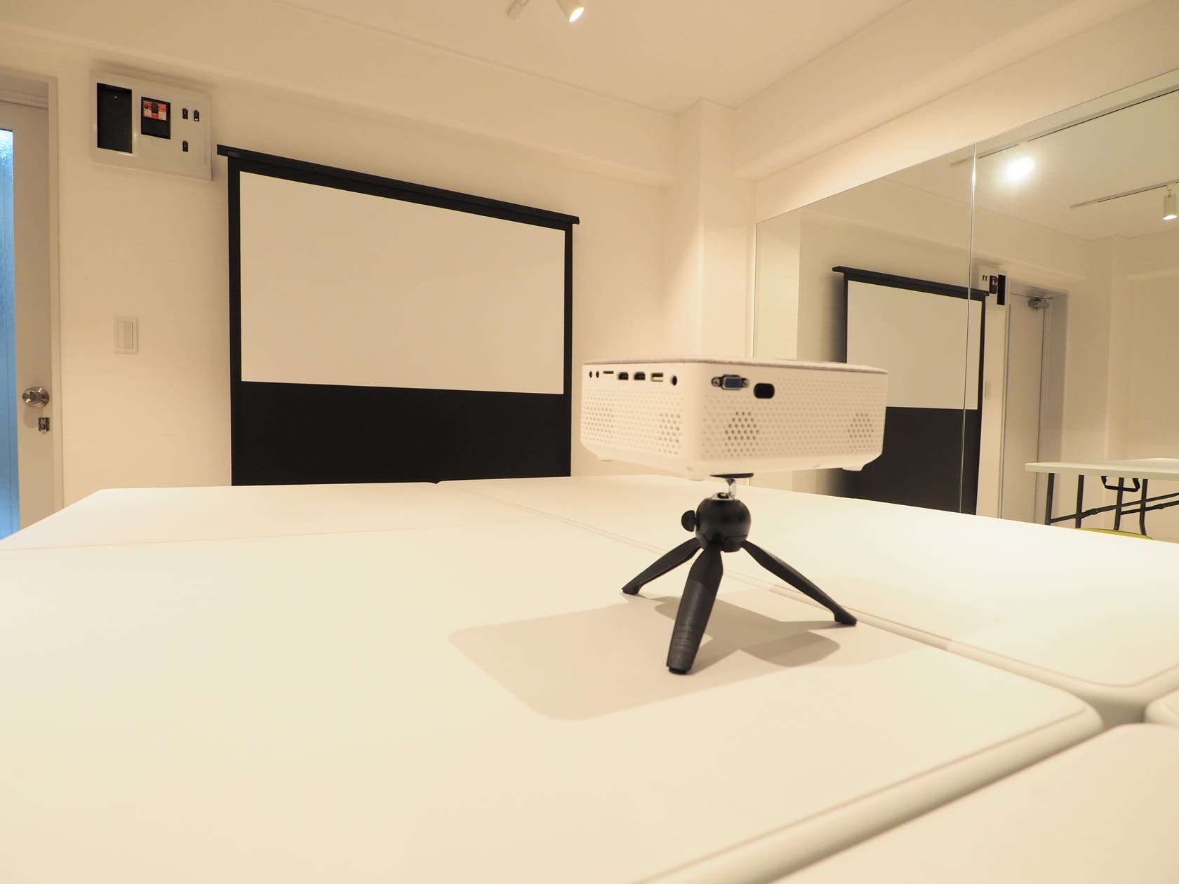 【ジャンプ・楽器OK】平日1280円✨LEDライト✨少人数の練習に最適✨大型鏡の写真5