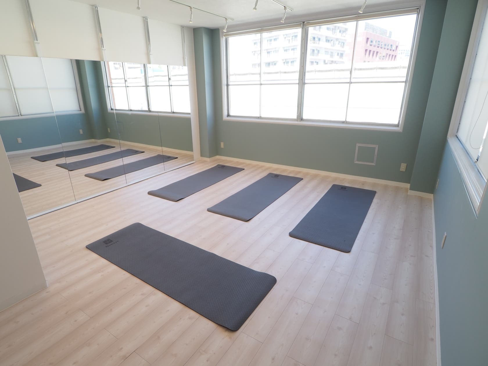 【ジャンプ・楽器OK】平日1280円✨少人数の練習に最適✨大型鏡✨元町の写真2