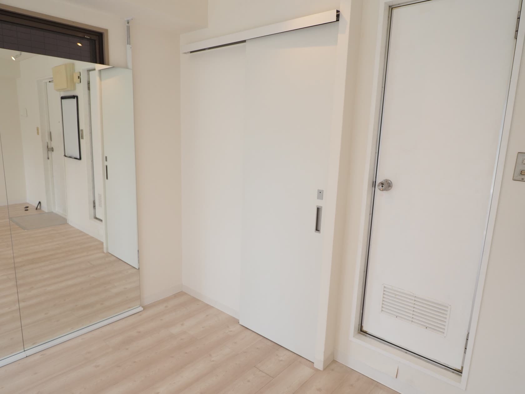 【ジャンプ・楽器OK】平日1280円✨少人数の練習に最適✨大型鏡の写真5