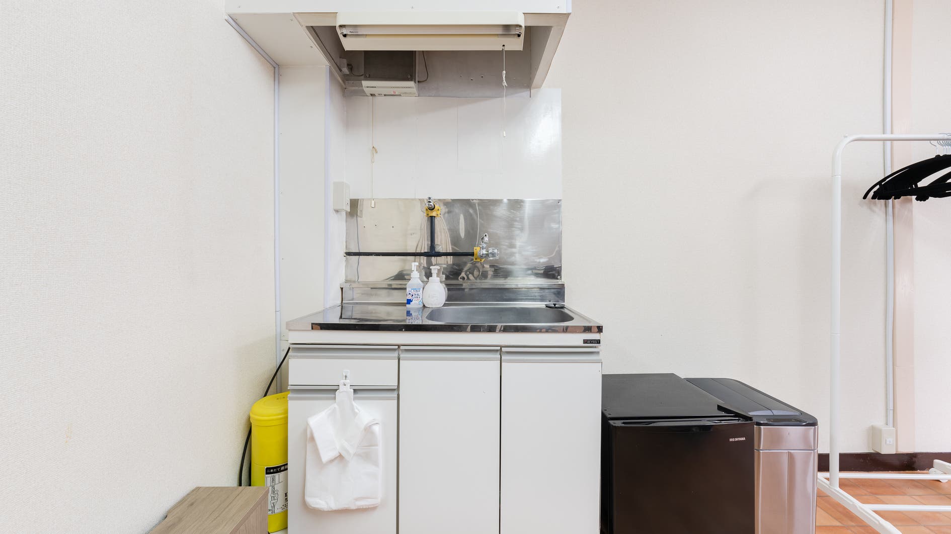 【池袋駅西口30秒】光回線高速WiFi、モニター・ホワイトボード完備☆1日1回スタッフ完全清掃の会議室の写真20