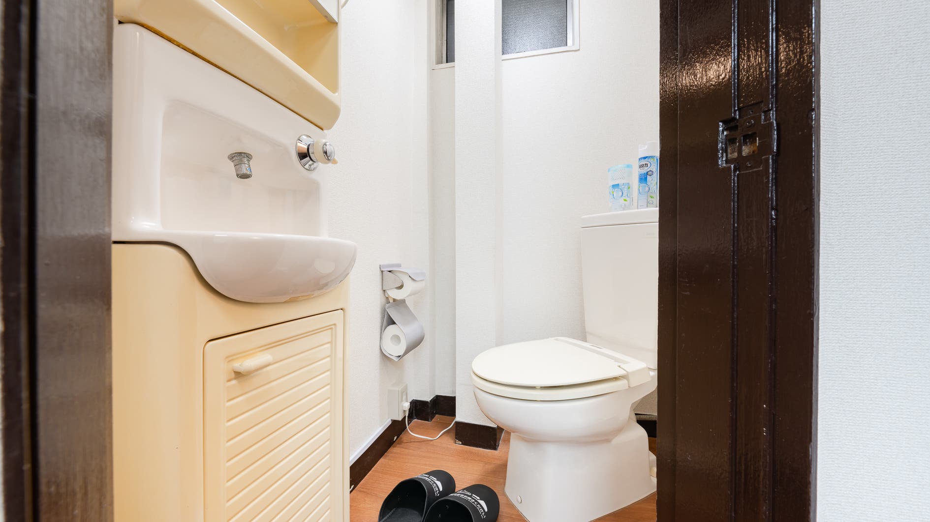 【池袋駅西口30秒】光回線高速WiFi、モニター・ホワイトボード完備☆1日1回スタッフ完全清掃の会議室の写真22