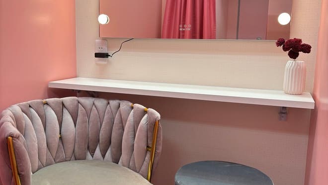 東京駅より徒歩5分メイクができるプライベートルームMの写真1