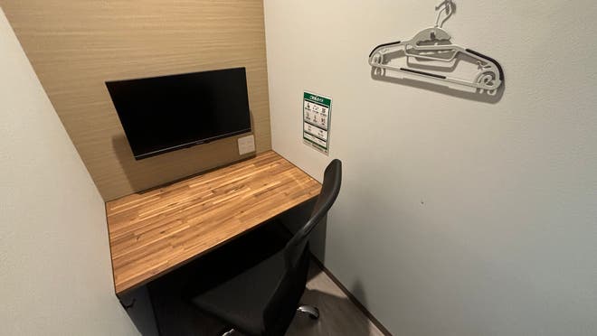 【蒲田駅徒歩1分】1時間660円!モニター付き1名用完全個室(ブース13)の写真2