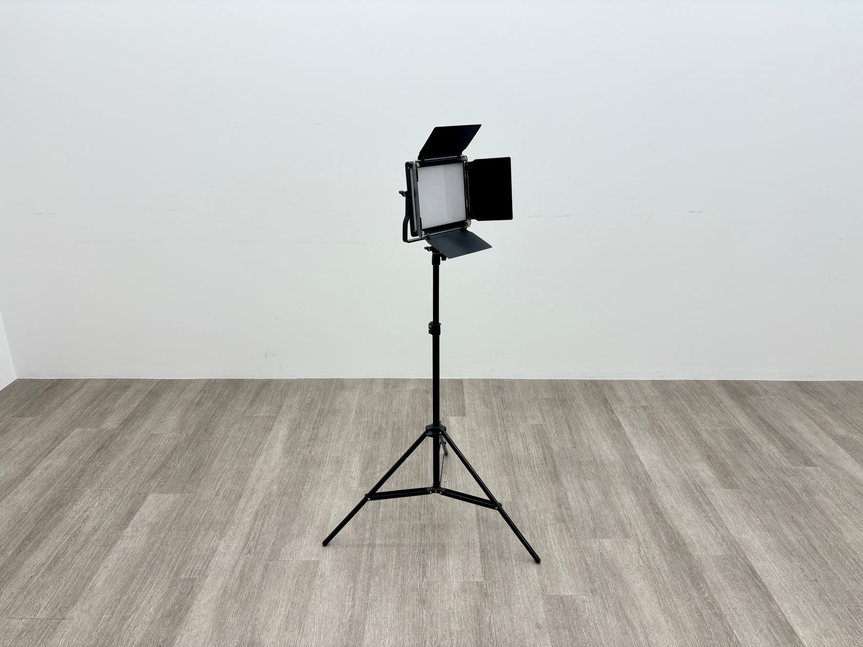 NEEWER 定常光ライト & スタンドの画像1