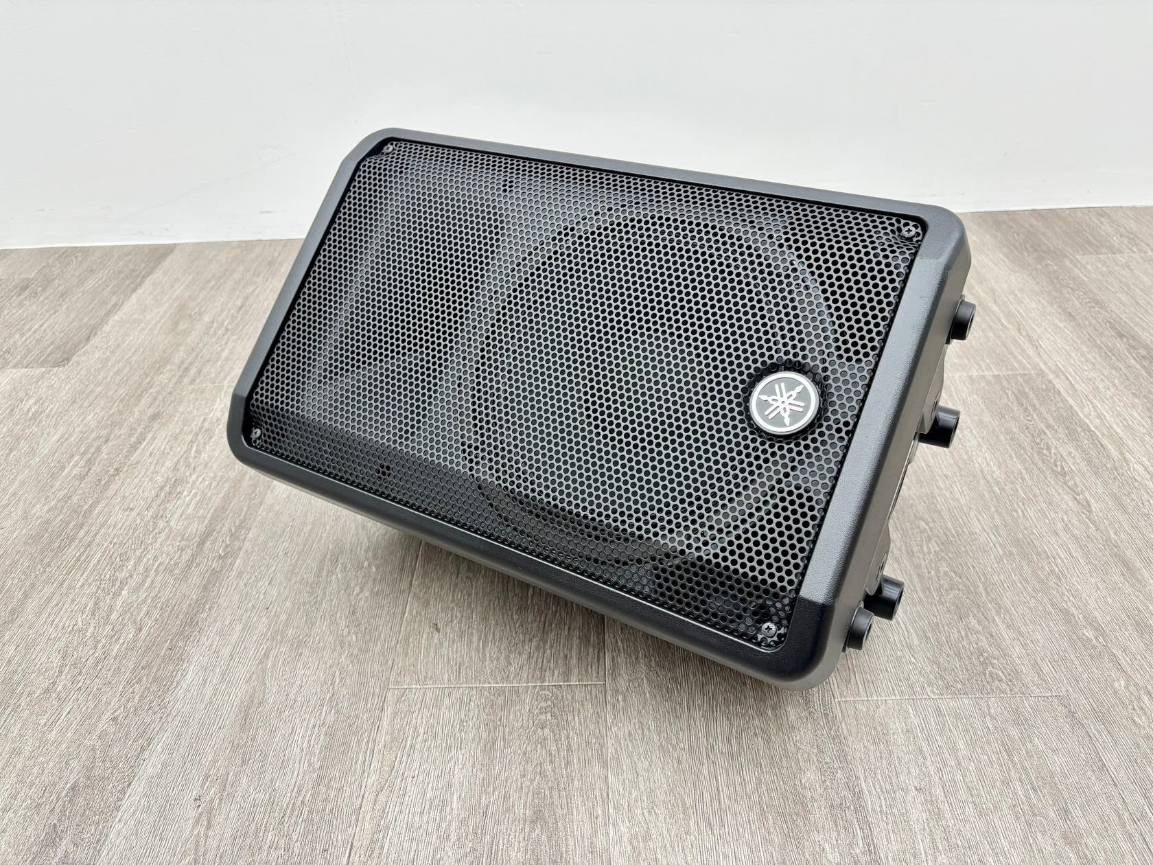 YAMAHA DBR10 パワードスピーカーの画像1