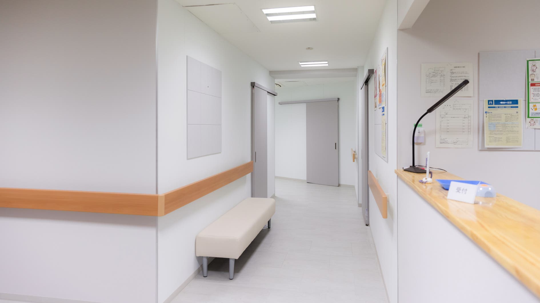都内に近い！照明スペース付き！病院と多機能受付所、両用できる空間（病室二つあり）の写真2