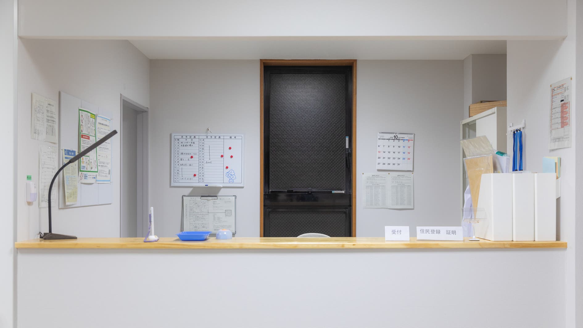 都内に近い！照明スペース付き！病院と多機能受付所、両用できる空間（病室二つあり）の写真3