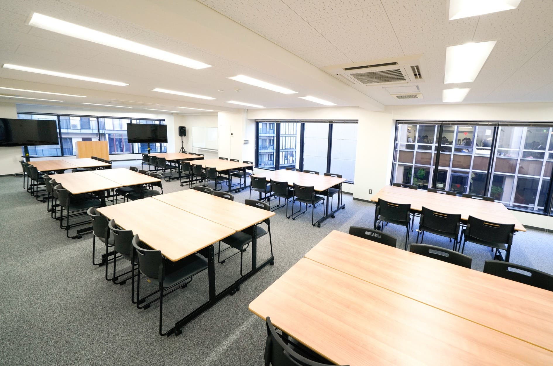 渋谷駅徒歩3分！宮益坂沿いに位置する貸会議室(9F-A)の写真8