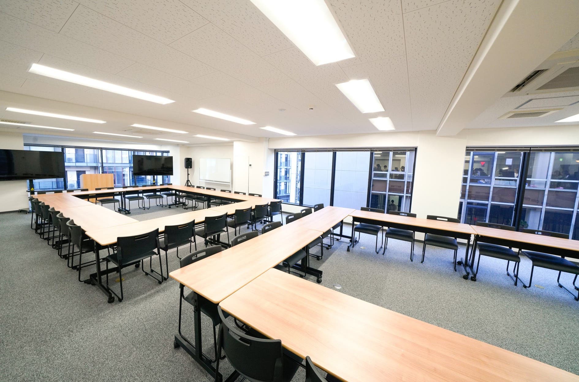 渋谷駅徒歩3分！宮益坂沿いに位置する貸会議室(9F-A)の写真12