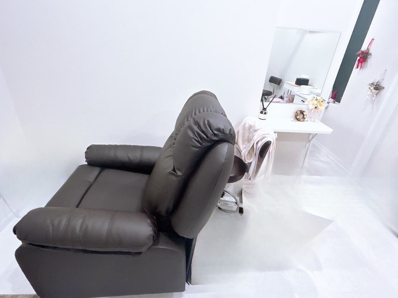 JR甲子園徒歩5分美容所開業許可取得済み ◆アイラッシュ◆ネイル◆エステ 営業中の美容室内の個室スペースとなります。の写真2