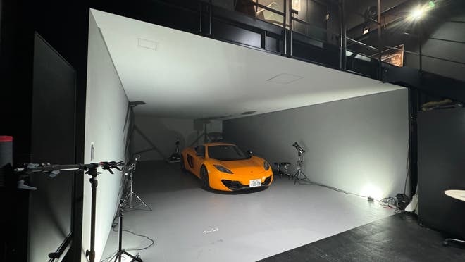 自動車、モーターサイクルの撮影に。積載車もアクセス良好です。の写真8