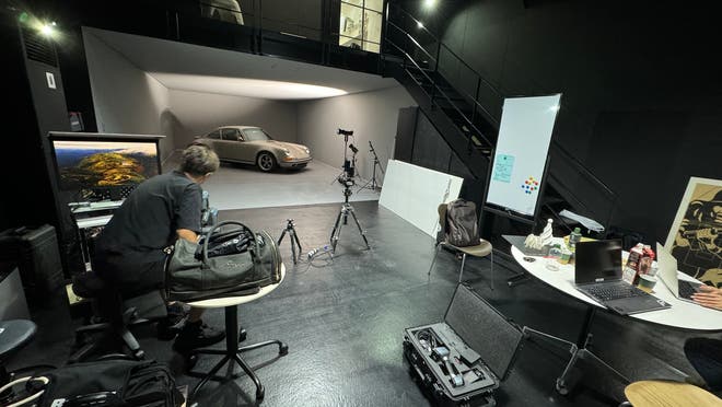 自動車、モーターサイクルの撮影に。積載車もアクセス良好です。の写真13