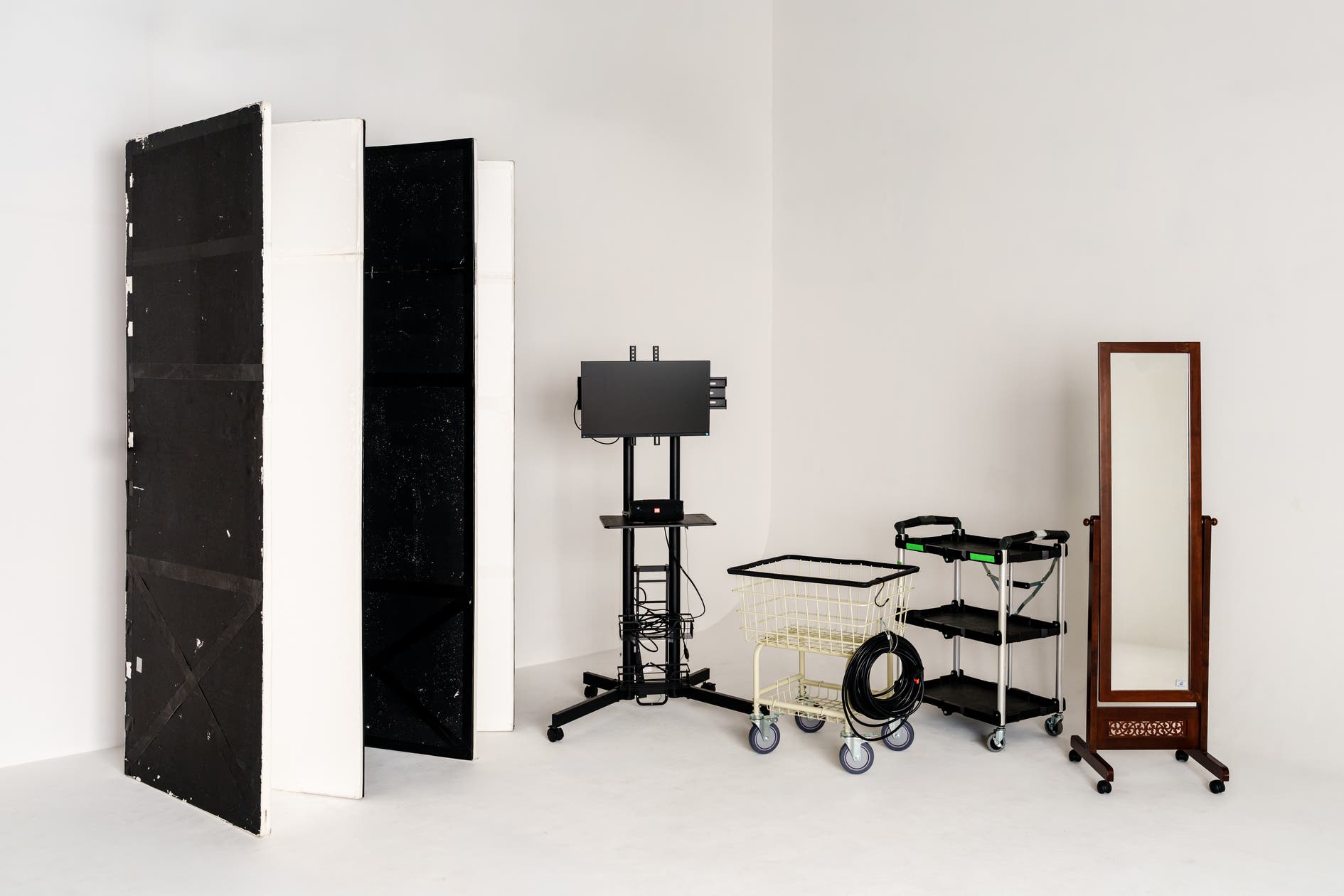 天吊り可能なトップライト付き白ホリゾントスタジオの写真3