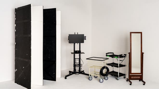 天吊り可能なトップライト付き白ホリゾントスタジオの写真3