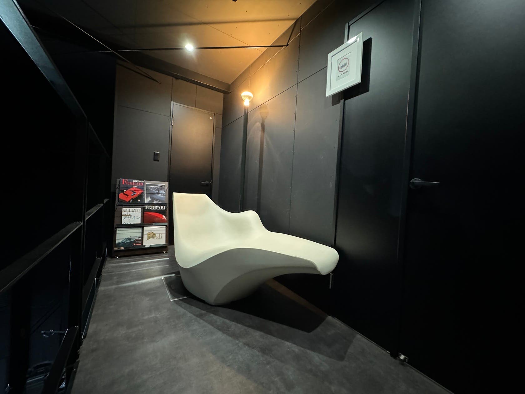 自動車、モーターサイクルの撮影に。積載車もアクセス良好です。の写真6